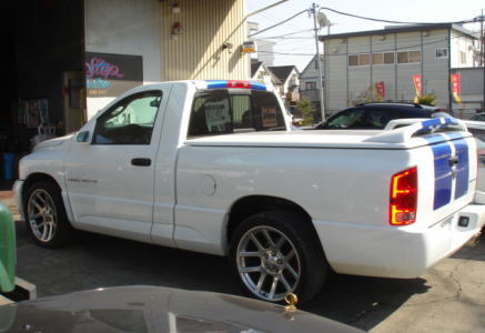 Dodge Ram SRT10: FORD F-150 SVT Lightning